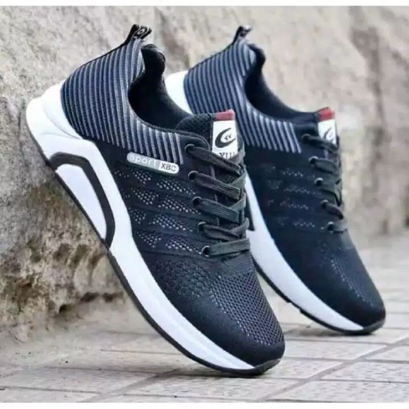 Jual sepatu sneakers pria | Shopee Indonesia