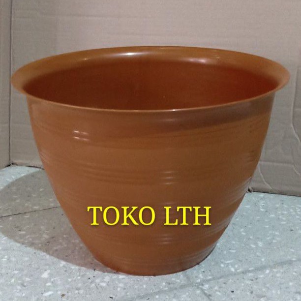 Jual POT TAWON MADU 45 COKLAT / POT BUNGA BESAR / POT TANAMAN PLASTIK ...