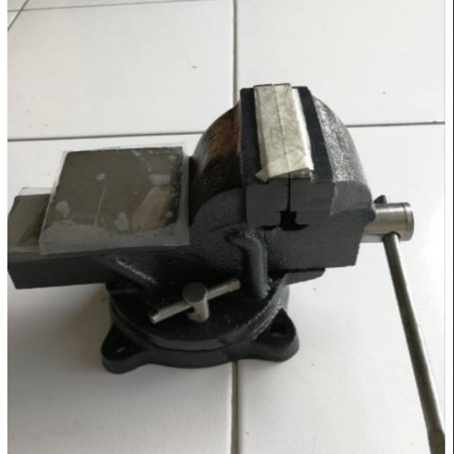 Jual bench vice ukuran 8" inch / ragum / catok / penjepit besi TEKIRO ...