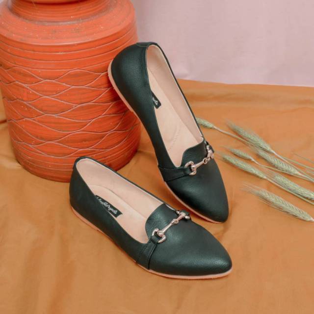 Jual Charlota Chain Black Flatshoes by Adorable Projects | Shopee Indonesia