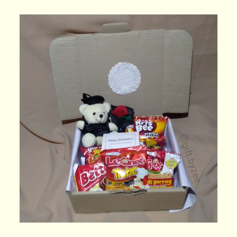 Jual gift box/ kotak kado/ hadiah wisuda/ hampers/ snack box/ hadiah ...