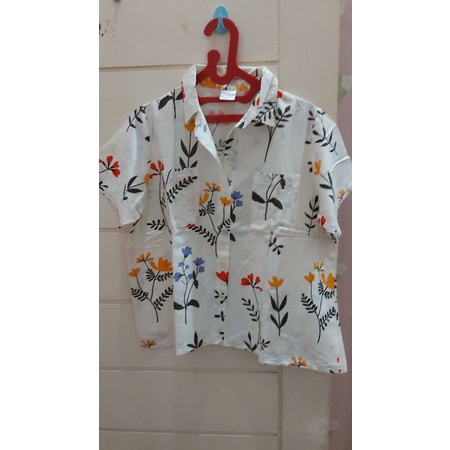 Jual KEMEJA BUNGA WANITA (PRELOVED) | Shopee Indonesia