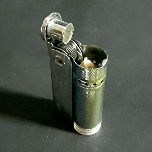 Jual Korek/pemantik api (minyak) lawas / Korek Antik Korek Jadul ...