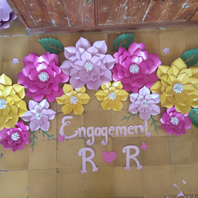 Jual paper flower/ paperflower/ bunga kertas/ backdrop lamaran/backdrop ...