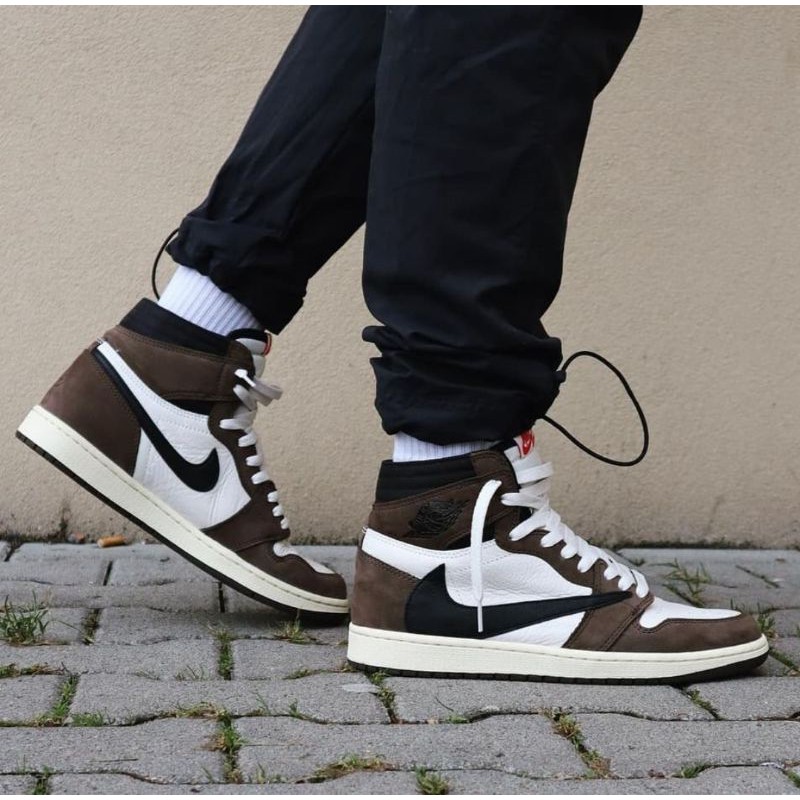 Jual Sepatu Nike Air Jordan 1 Retro High x Travis Scott Cactus Jack ...