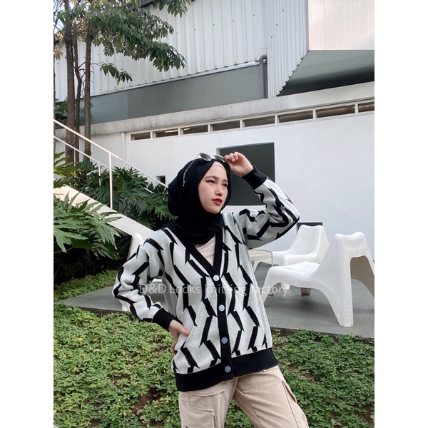Jual CARDIGAN RAJUT PREMIUM / CARDIGAN RAJUT KANCING (HITAM) | Shopee Indonesia