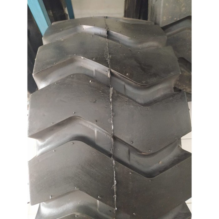 Jual Ban Loader 20.5/70-16 (Full Set - Tube Type) | Shopee Indonesia