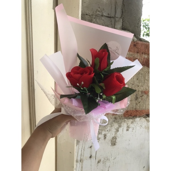 Jual Buket Bunga Mawar Artificial 3 Tangkai | Shopee Indonesia