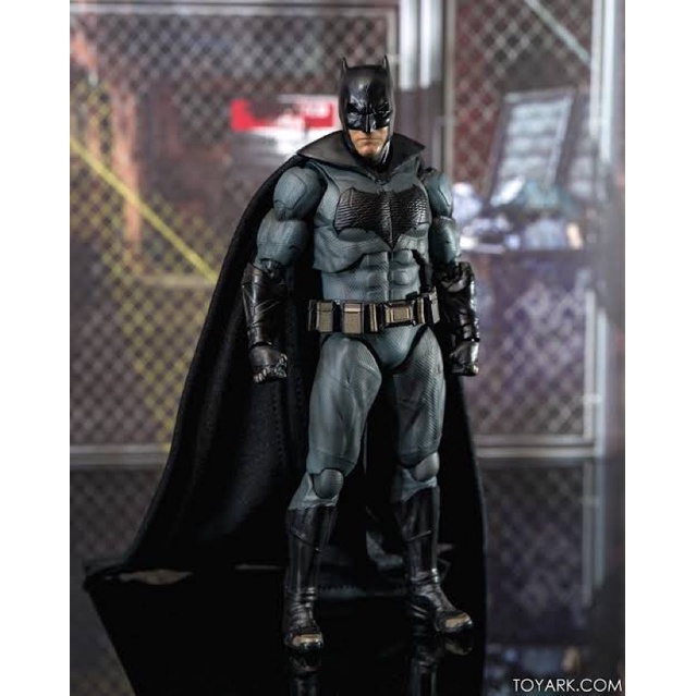 Jual SHF Batman Justice League ORIGINAL Bandai Ben Affleck Action ...