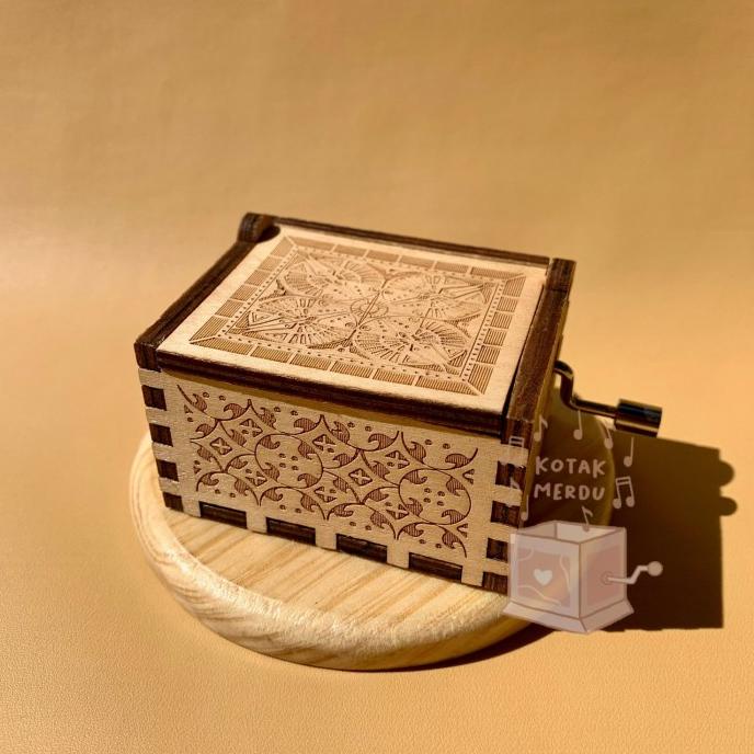 Jual Kotak Musik / Music Box Kayu Kado Unik Spesial Ulang Tahun ...