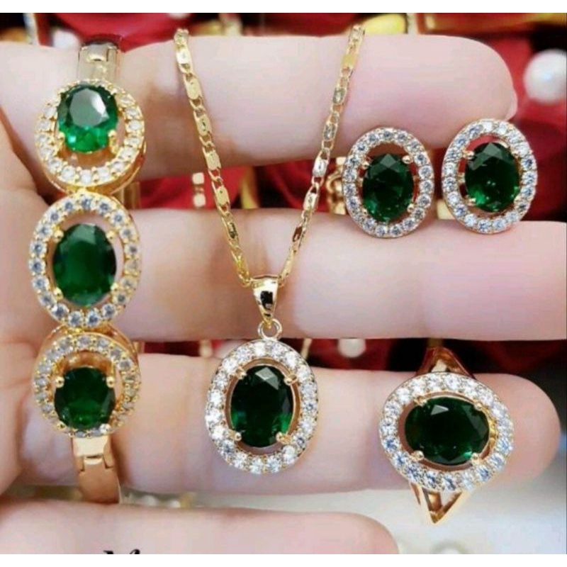 Jual PERHIASAN SET TITANIUM LENGKAP PERMATA HIJAU PERHIASAN WANITA ...