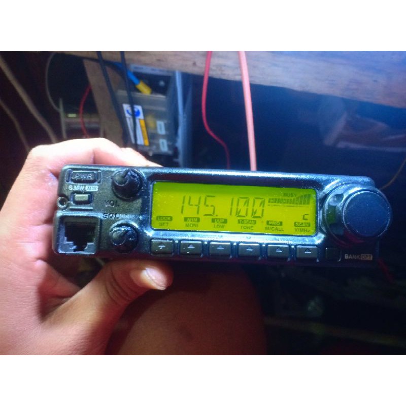 Jual radio rig icom ic 2200 h silver bukan alinco yaesu kenwood ...