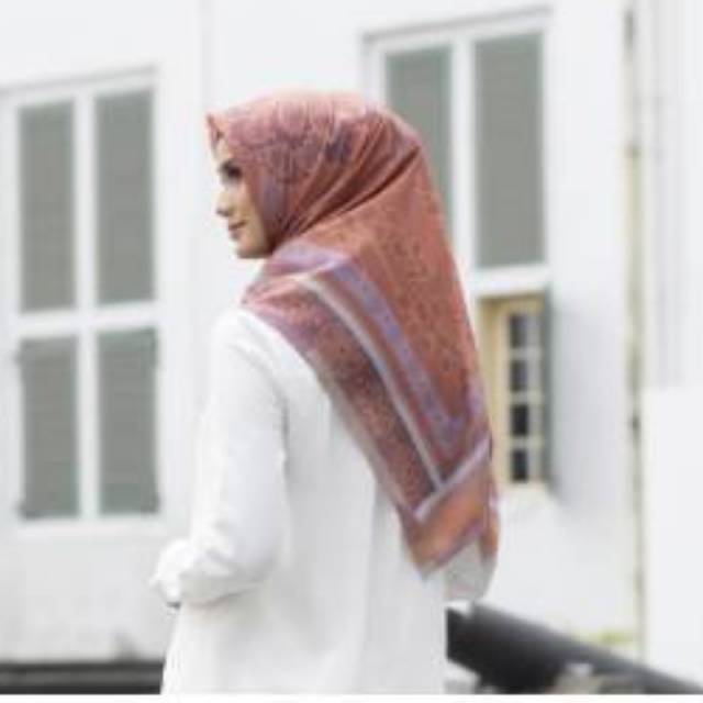 Jual HALLA SCARF HL HEAVEN LIGHTS ( deep terra ) | Shopee Indonesia
