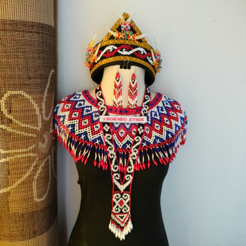 Jual satu set topi mahkota dan kalung dan anting dan rompi dada ...