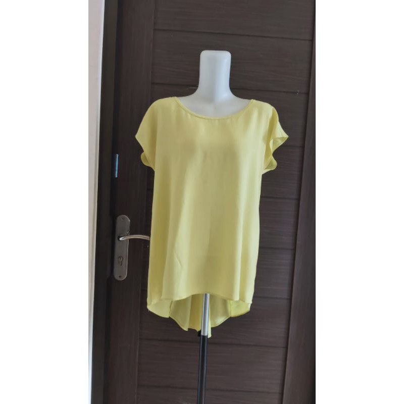 Jual blus kuning stabilo oversize preloved | Shopee Indonesia