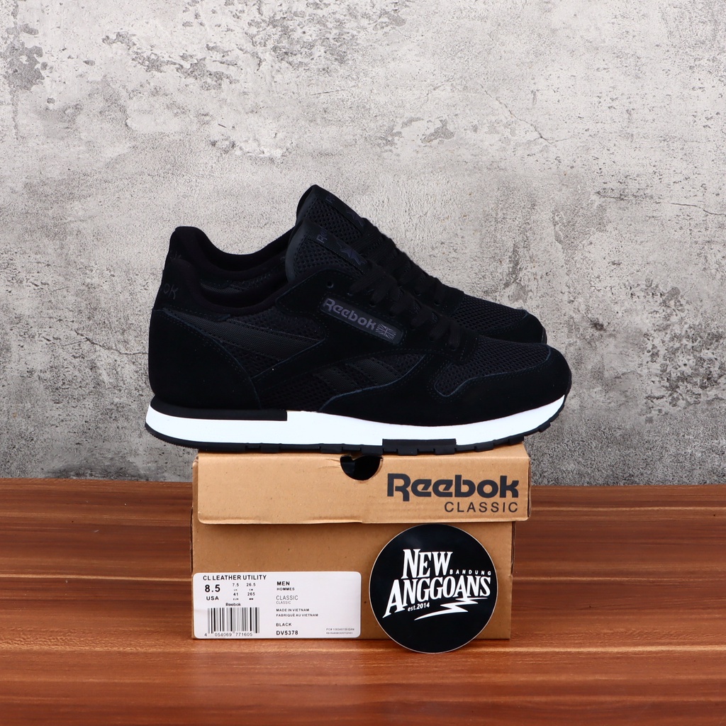 Jual Sepatu Reebok Classic Utility Leather Black White Hitam Putih ...