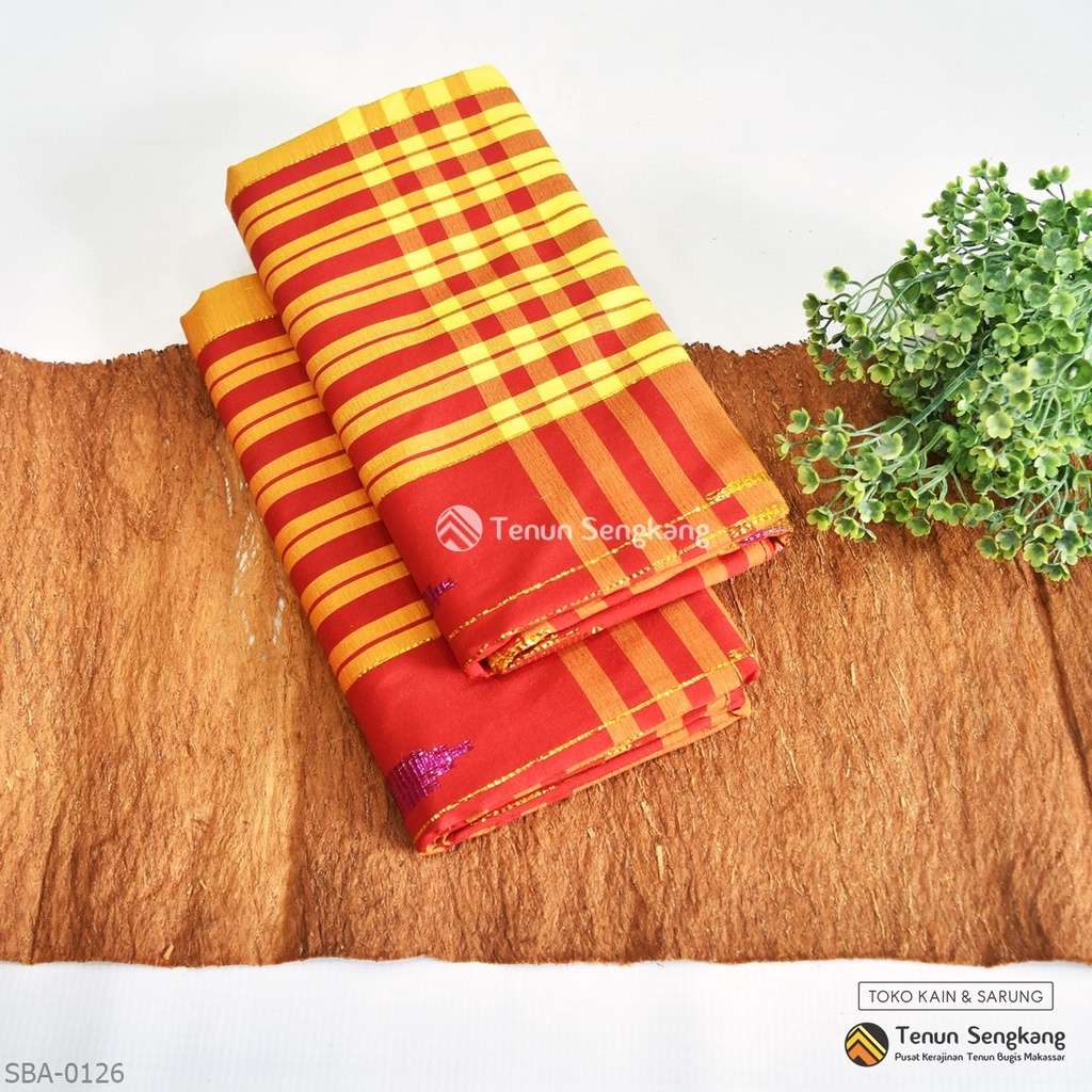 Jual Sarung Bugis Sutra Makassar Tenun Asli Merah Kuning - Athirah by ...