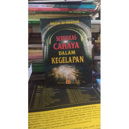 Jual buku seberkas cahaya dalam kegelapan | Shopee Indonesia