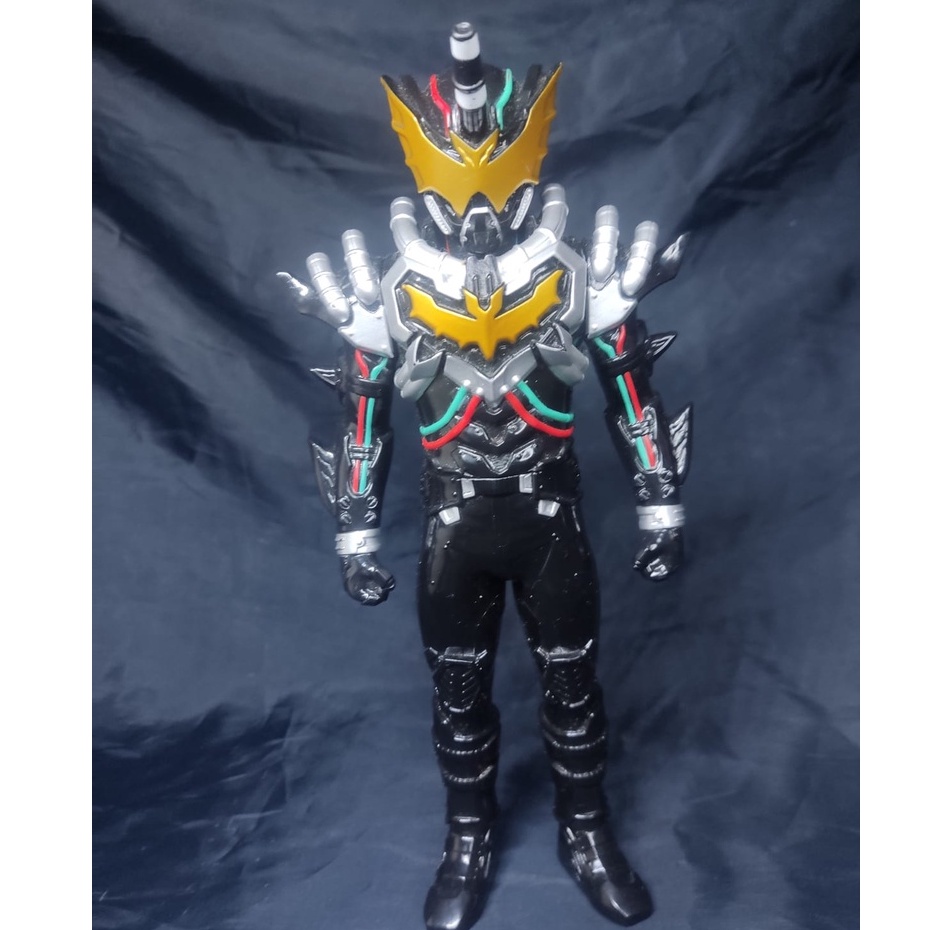 Jual Kamen Rider Build Sofubi Kamen Rider Night Rogue | Shopee Indonesia