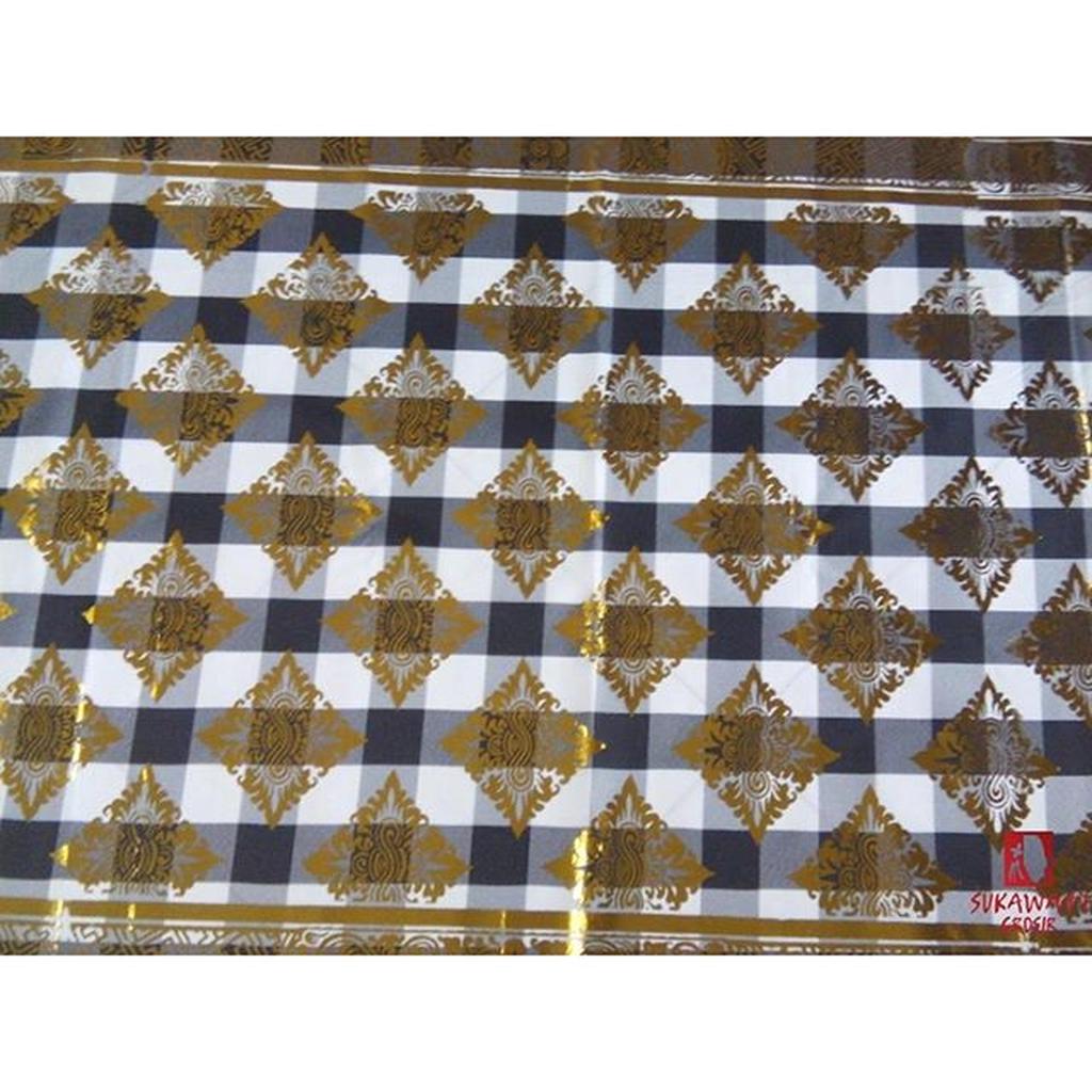 Jual Kain Dekorasi Prada Bali Motif Ukiran Wajik Poleng | Shopee Indonesia