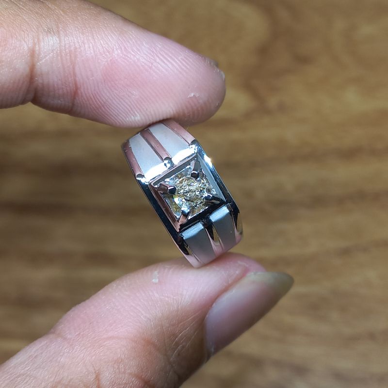 Jual cincin perak pria simple mewah berlian 0,30 crt free memo | Shopee ...