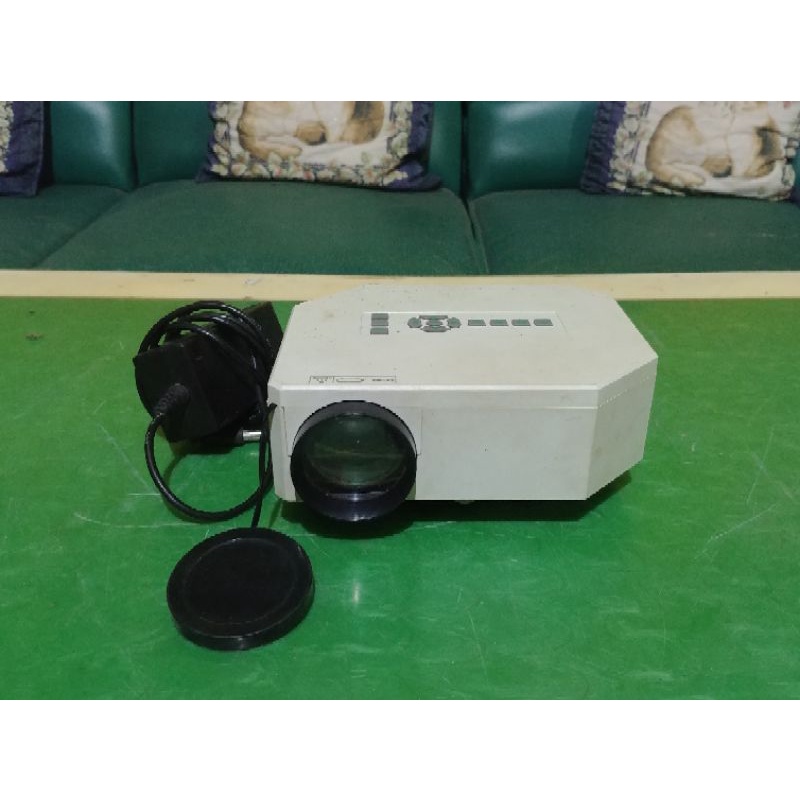 Jual LED Projector Proyektor UNIC portable usb Hdmi Preloved | Shopee ...