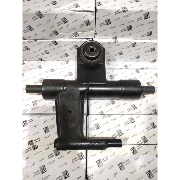 Jual Swing arm engine mounting vespa Lx /s original | Shopee Indonesia