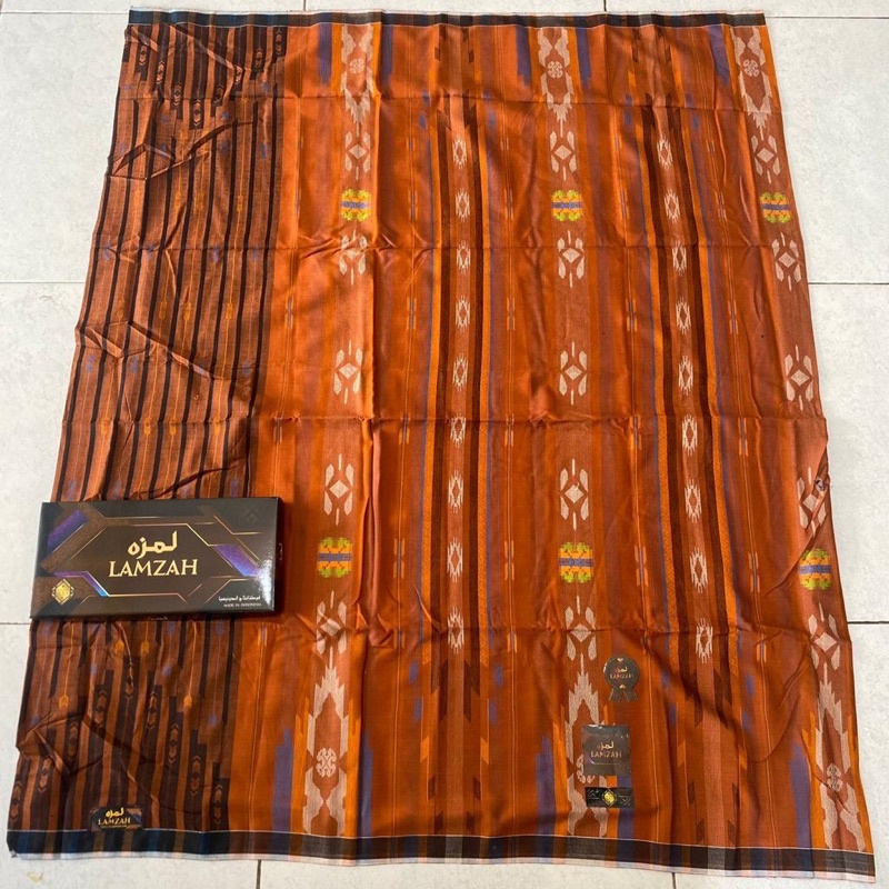 Jual sarung lamzah motif bhs benang timbul/dobby | Shopee Indonesia