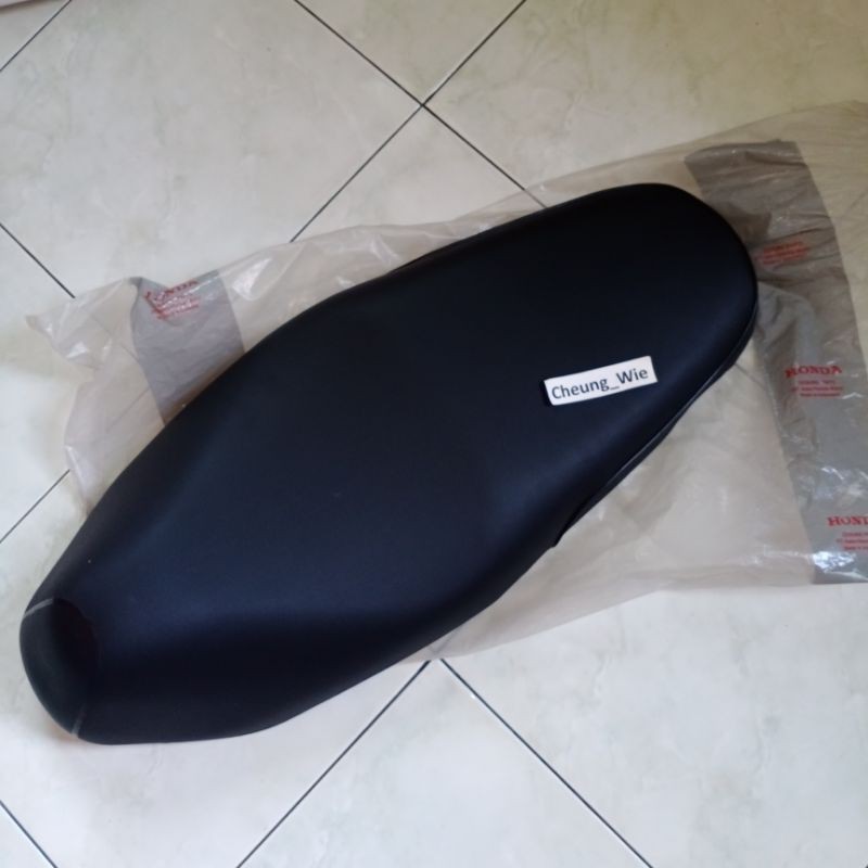 Jual 77200KYT940 Jok sadel Komplit Honda Scoopy Karburator ori AHM ...