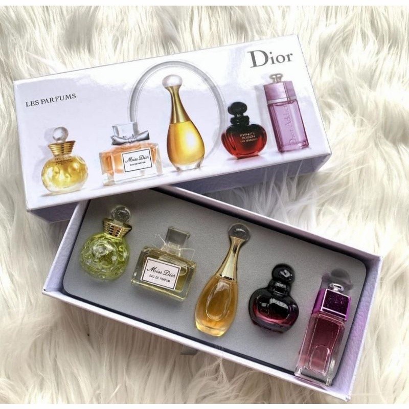 Jual Parfum Set Les Parfums Miniatur Travel Size Gift Set 5 x 5 ml ...