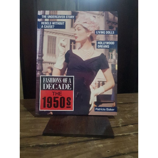 Jual Fashion of a Decade the 1950 - Patricia Baker | Shopee Indonesia
