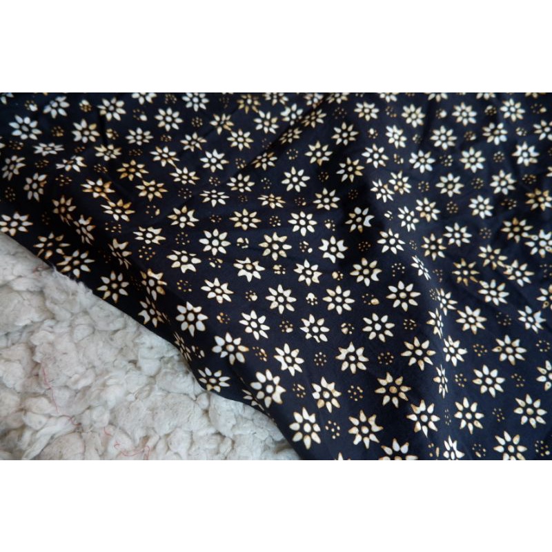 Jual kain batik cap asli motif truntum latar hitam proses pecahan ...