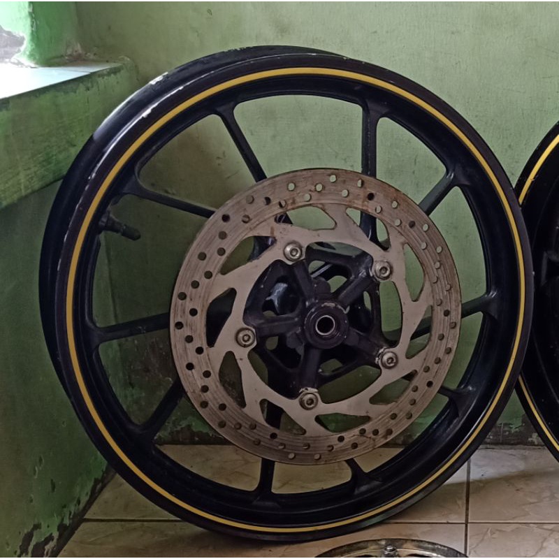 Jual velg depan r15 v3 r15 vva original | Shopee Indonesia