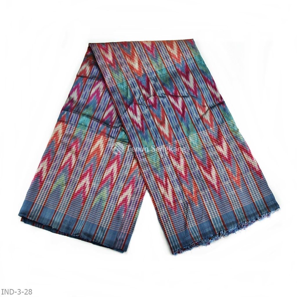 Jual Kain Tenun Bujur Ikat Sutra Bugis Makassar Biru Magenta - Tenun ...