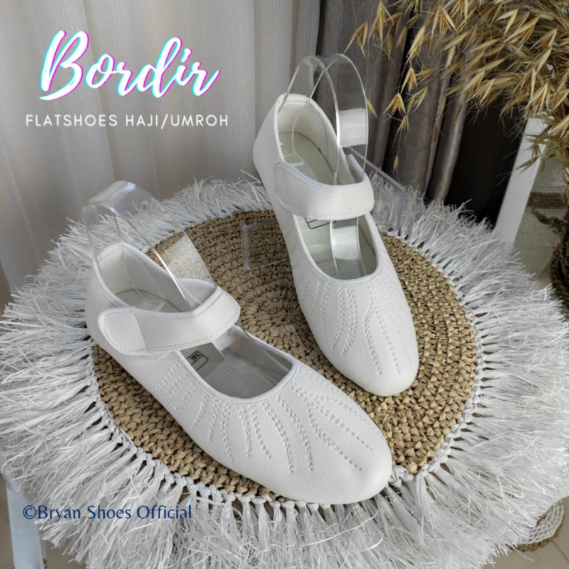 Jual Bryan Sepatu Haji Umrah Flatshoes Putih Bordir Polos 38-42 PNS ...