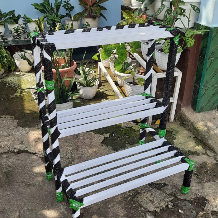 Jual Rak Tanaman - Rak Pot Tanaman Hias 3 Susun Holow Bajaringan Murah ...