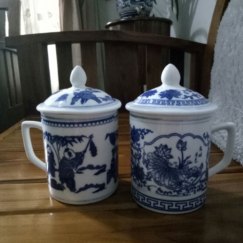 Jual GELAS MUG KERAMIK IMPOR DENGAN TUTUP MOTIF BIRU PUTIH | Shopee ...