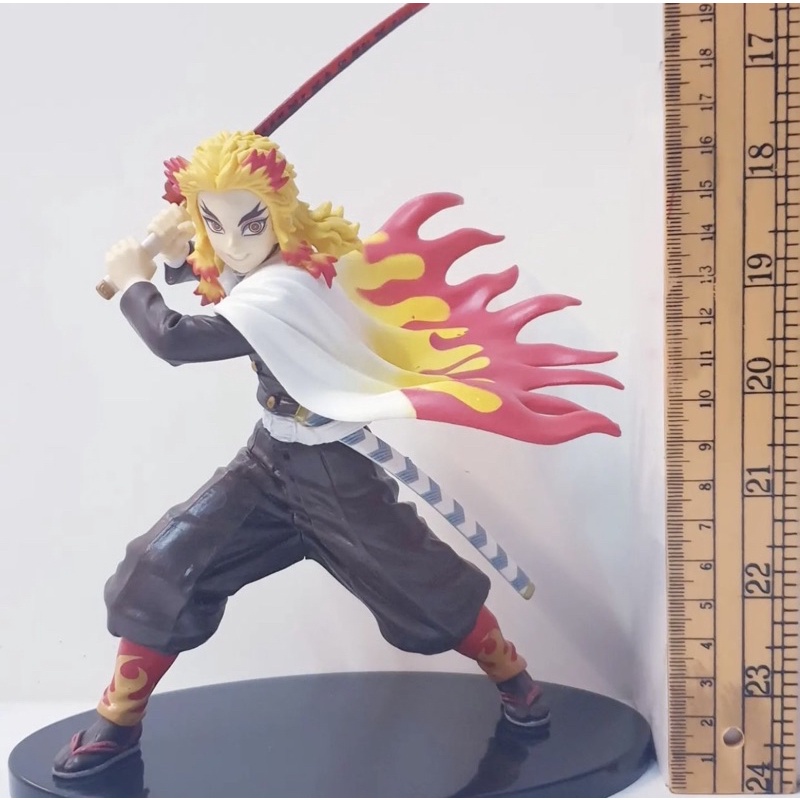 Jual Action figure demon slayer kyojuro rengoku pake pedang | Shopee ...