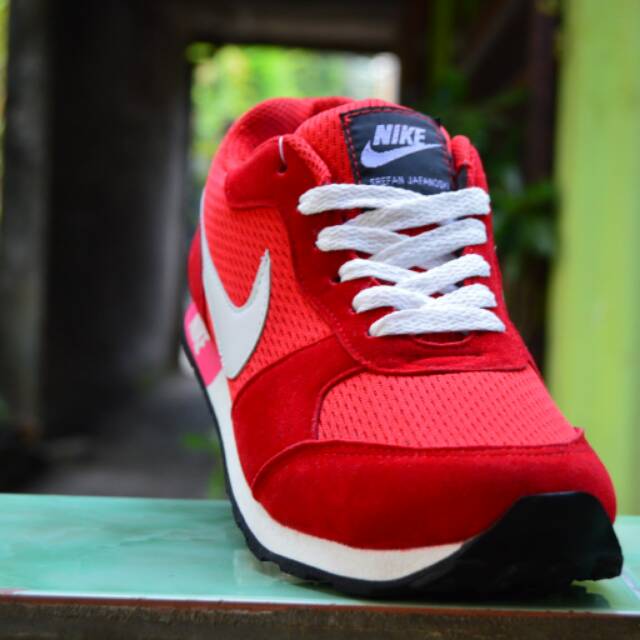 Jual SEPATU SPORT MERAH PUTIH 39-43 BELI 2 PASANG ONGKIR 1KG | Shopee ...