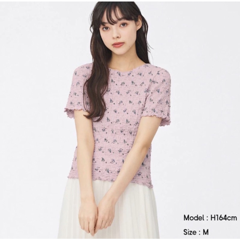 Jual GU Flower print compact T (short sleeves) | Shopee Indonesia