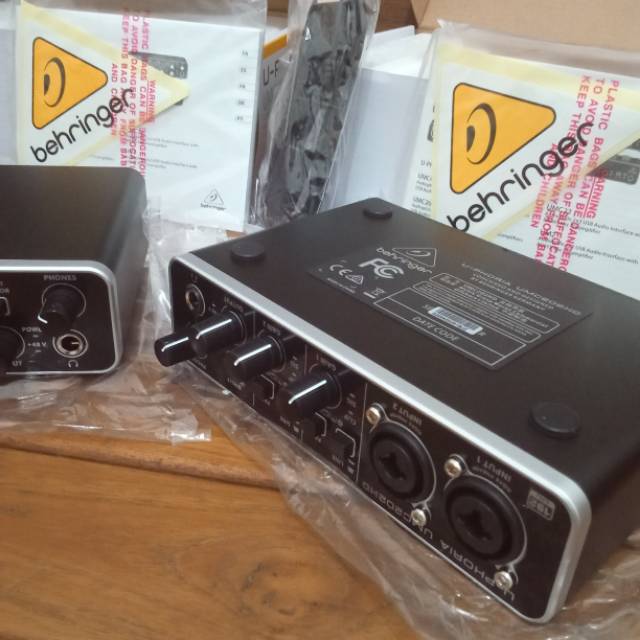 Jual Soundcard Behringer UMC202HD bis COD sisa 1 unit only | Shopee ...