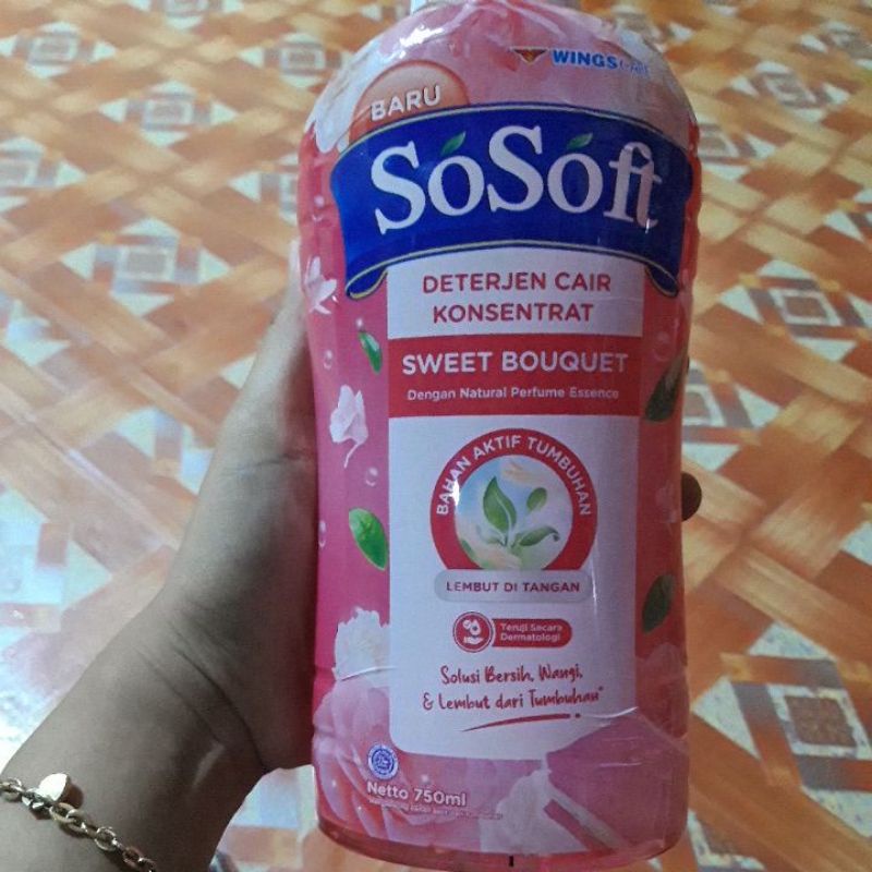 Jual Sosoft Detergen Cair 750ml | Shopee Indonesia