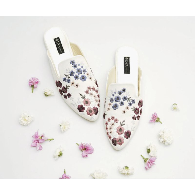Jual Dya_Shoes - Naura White - Sandal Wanita Flat Shoes (Limited Stok ...