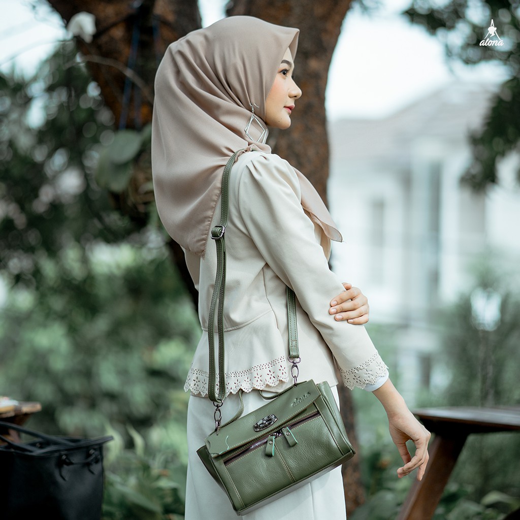 Jual Tas Wanita / Tas Selempang Shoulder Bag Kulit Majesty [ Ori Alona Leather ] / Tas kulit ...