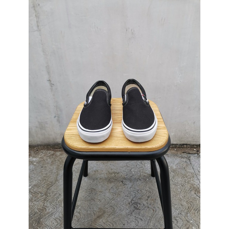 Jual SEPATU - SEPATU VANS SLIP ON CLASSIC BLACK/WHITE ORIGINAL GLOBAL ...