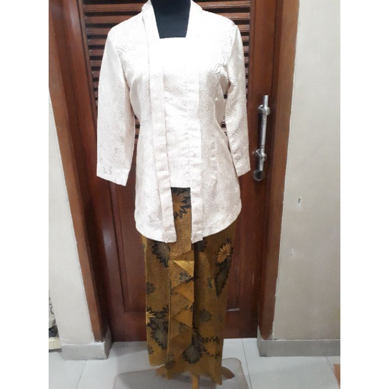 Jual set kebaya cream | Shopee Indonesia