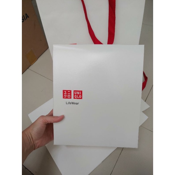 Jual gift box uniqlo small | Shopee Indonesia