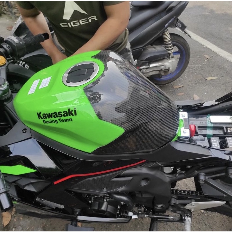 Jual tank pad carbon kevlar kawasaki zx25r premium pnp presisi | Shopee ...