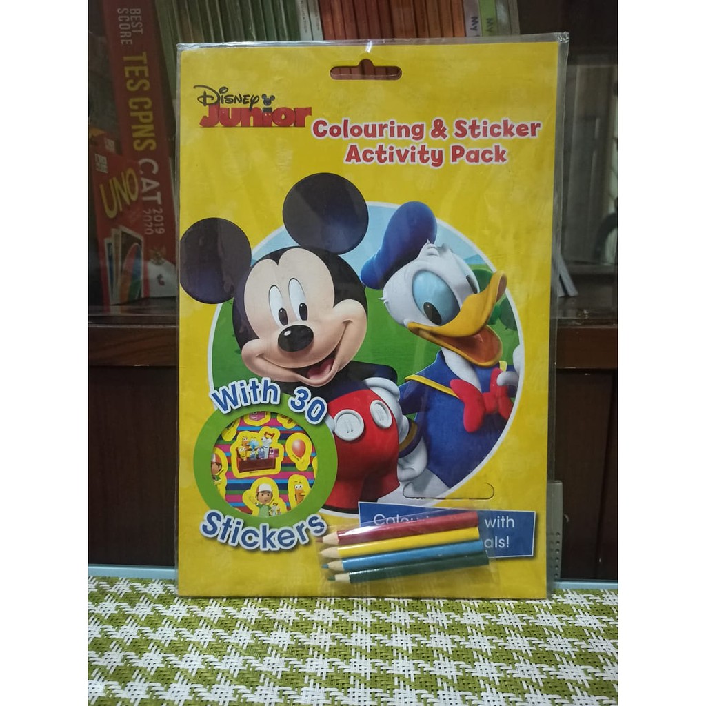 Jual disney junior colouring n sticker activity book | Shopee Indonesia