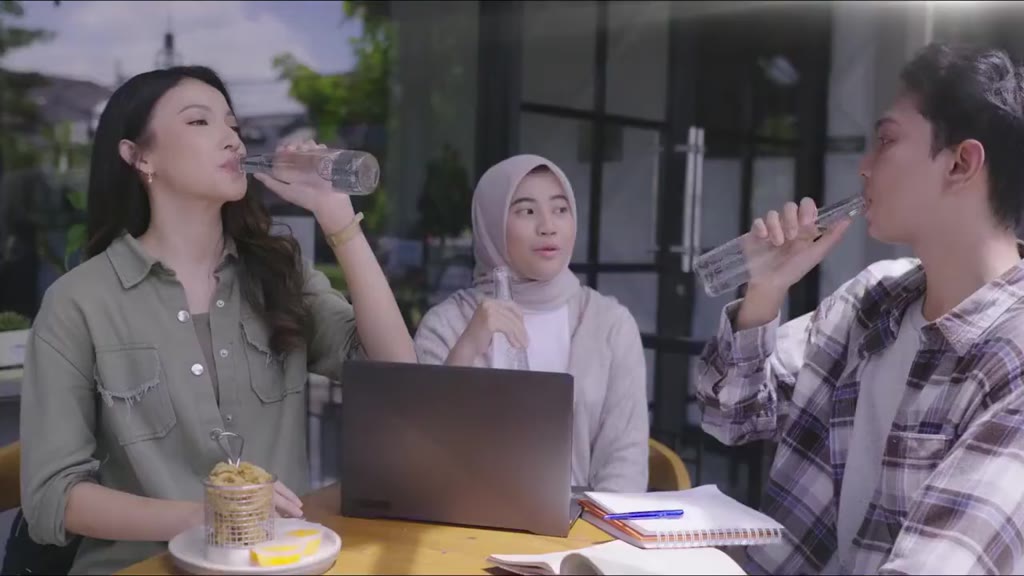 Jual Cleo Glass 330ml - Cleo Botol Kaca 330ml - Air Murni Cleo Glass ...